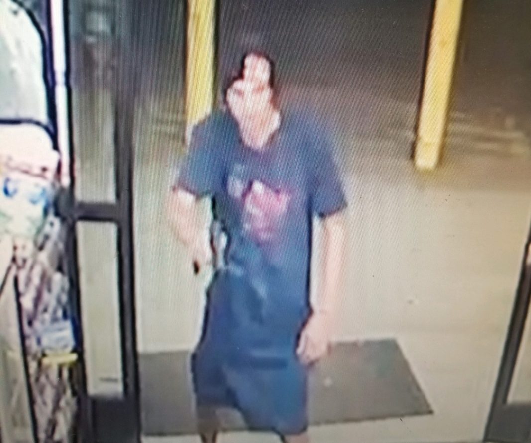 Video: Homeowner keeps armed robbery suspect held at gun point; now in ...