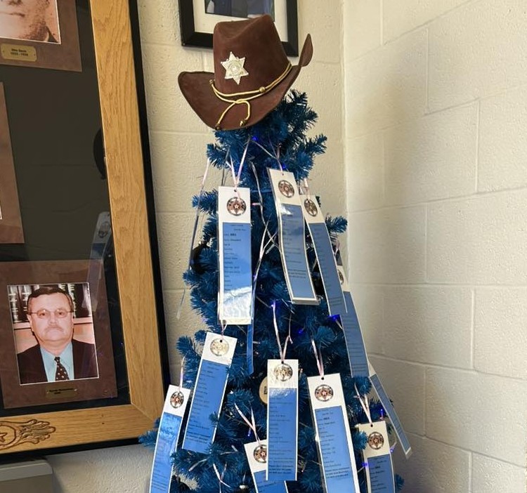 Sheriff’s Tree Program kicks off for 2025 holiday season – Guthrie News ...